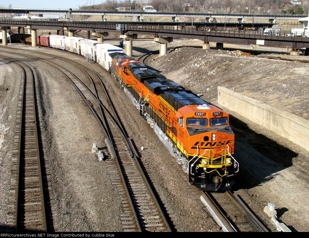 BNSF 7227